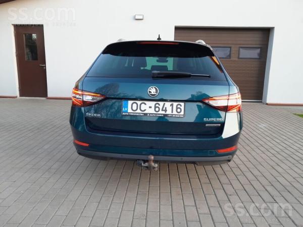 Green Skoda SuperB 2018 in Liepaja, with an engine capacity of 1.60 L and mileage of 261 thousand km for 10990 €, photo 6 on AUTOMOTO.COM.LV