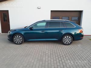 Green Skoda SuperB 2018 in Liepaja, with an engine capacity of 1.60 L and mileage of 261 thousand km for 10990 €, photo 7 on AUTOMOTO.COM.LV