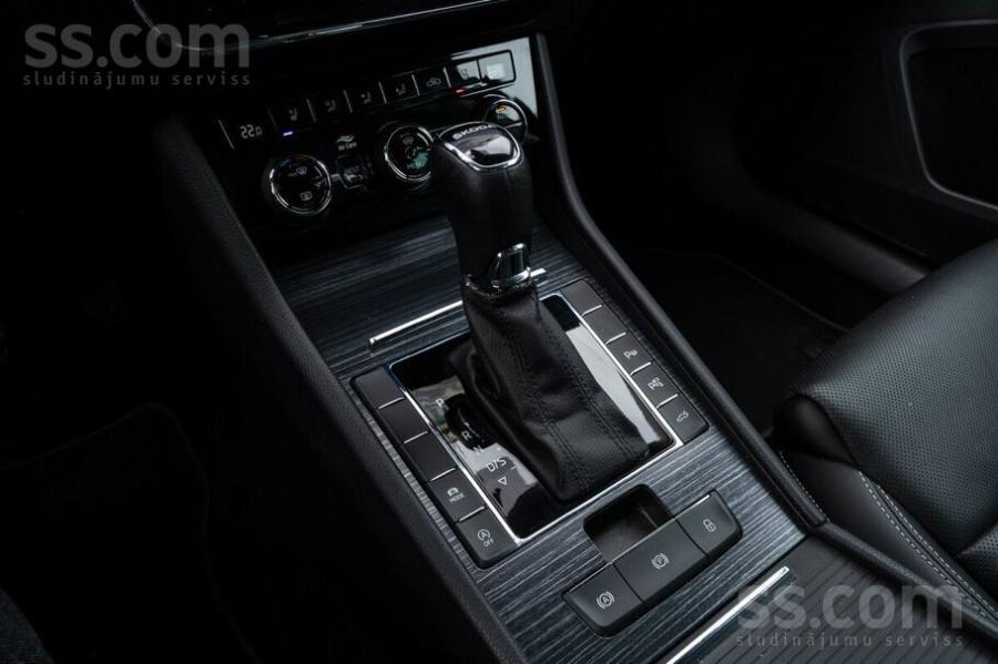 Green Skoda SuperB 2023 in Riga, with an engine capacity of 2.00 L and mileage of 145 thousand km for 22950 €, photo 20 on AUTOMOTO.COM.LV