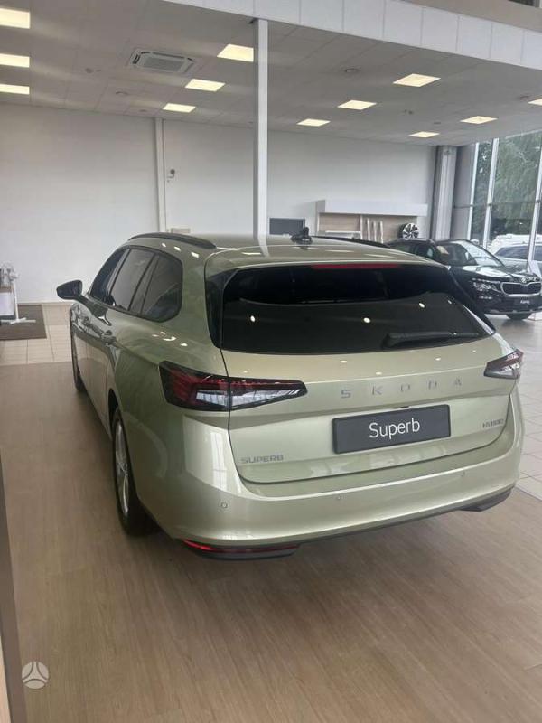 Green Skoda SuperB 2026 in Alytus, with an engine capacity of 1.50 L and mileage of 0 thousand km for 38040 €, photo 5 on AUTOMOTO.COM.LV