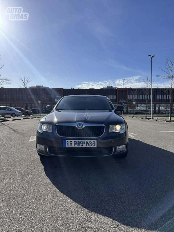 Pelēks Skoda SuperB 2009 Klaipėda, ar dzinēja tilpumu 1.80 L un nobraukumu 248 tūkst. km par 3850 €, foto 1 vietnē AUTOMOTO.COM.LV