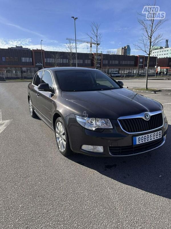 Pelēks Skoda SuperB 2009 Klaipėda, ar dzinēja tilpumu 1.80 L un nobraukumu 248 tūkst. km par 3850 €, foto 2 vietnē AUTOMOTO.COM.LV