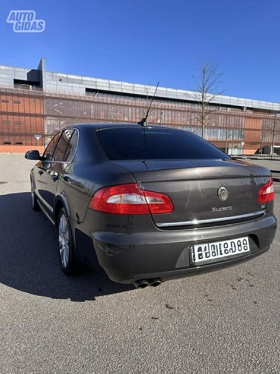 Grey Skoda SuperB 2009 in Klaipeda, with an engine capacity of 1.80 L and mileage of 248 thousand km for 3850 €, photo 7 on AUTOMOTO.COM.LV