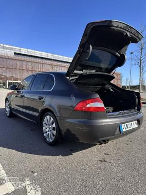 Grey Skoda SuperB 2009 in Klaipeda, with an engine capacity of 1.80 L and mileage of 248 thousand km for 3850 €, photo 8 on AUTOMOTO.COM.LV