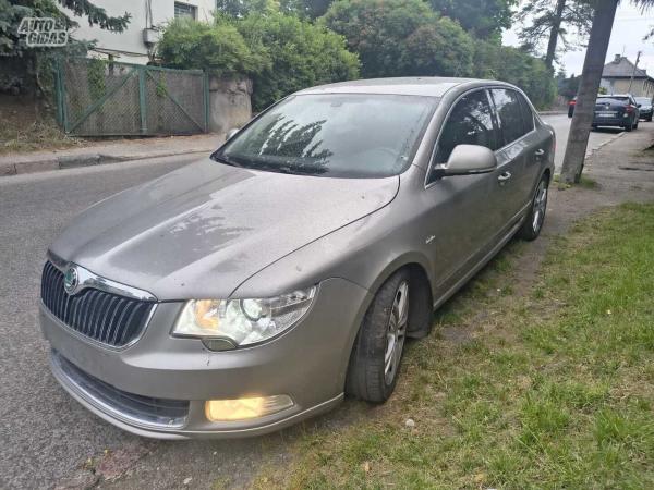 Grey Skoda SuperB 2009 in Kaunas, with an engine capacity of 2.00 L and mileage of 334 thousand km for 2700 €, photo 2 on AUTOMOTO.COM.LV
