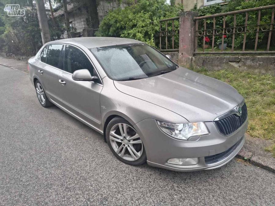 Grey Skoda SuperB 2009 in Kaunas, with an engine capacity of 2.00 L and mileage of 334 thousand km for 2700 €, photo 4 on AUTOMOTO.COM.LV
