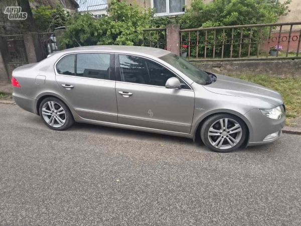 Grey Skoda SuperB 2009 in Kaunas, with an engine capacity of 2.00 L and mileage of 334 thousand km for 2700 €, photo 4 on AUTOMOTO.COM.LV