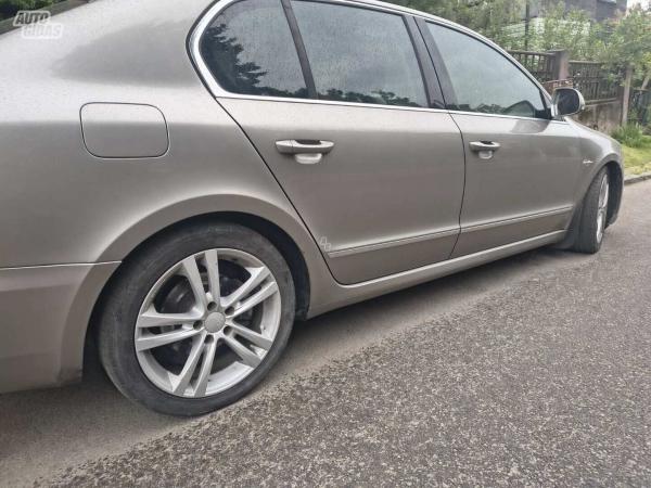 Grey Skoda SuperB 2009 in Kaunas, with an engine capacity of 2.00 L and mileage of 334 thousand km for 2700 €, photo 6 on AUTOMOTO.COM.LV
