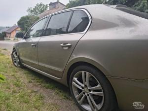 Grey Skoda SuperB 2009 in Kaunas, with an engine capacity of 2.00 L and mileage of 334 thousand km for 2700 €, photo 8 on AUTOMOTO.COM.LV