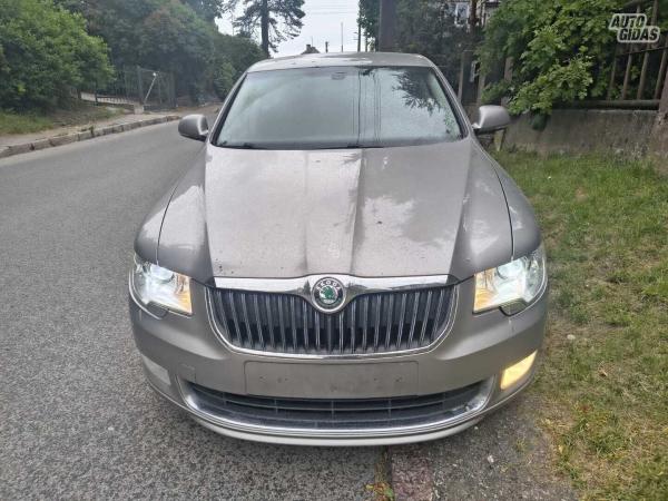 Pelēks Skoda SuperB 2009 Kauņa, ar dzinēja tilpumu 2.00 L un nobraukumu 334 tūkst. km par 2600 €, foto 1 vietnē AUTOMOTO.COM.LV