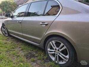 Grey Skoda SuperB 2009 in Kaunas, with an engine capacity of 2.00 L and mileage of 334 thousand km for 2600 €, photo 7 on AUTOMOTO.COM.LV