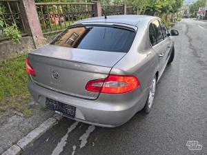 Grey Skoda SuperB 2009 in Kaunas, with an engine capacity of 2.00 L and mileage of 334 thousand km for 2600 €, photo 9 on AUTOMOTO.COM.LV