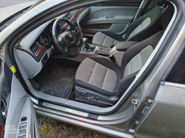 Grey Skoda SuperB 2009 in Kaunas, with an engine capacity of 2.00 L and mileage of 334 thousand km for 2600 €, photo 10 on AUTOMOTO.COM.LV