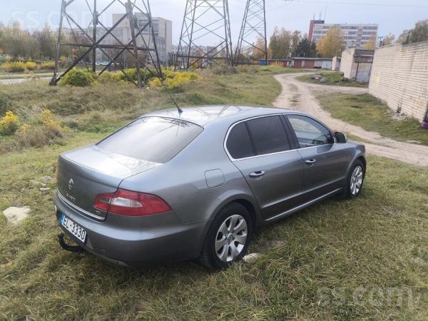 Grey Skoda SuperB 2009 in Daugavpils, with an engine capacity of 2.00 L and mileage of 315 thousand km for 4600 €, photo 4 on AUTOMOTO.COM.LV