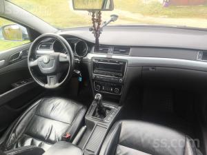 Pelēks Skoda SuperB 2009 Daugavpils, ar dzinēja tilpumu 2.00 L un nobraukumu 315 tūkst. km par 4600 €, foto 6 vietnē AUTOMOTO.COM.LV