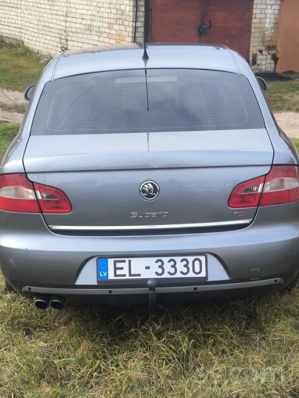 Grey Skoda SuperB 2009 in Daugavpils, with an engine capacity of 2.00 L and mileage of 315 thousand km for 4600 €, photo 10 on AUTOMOTO.COM.LV