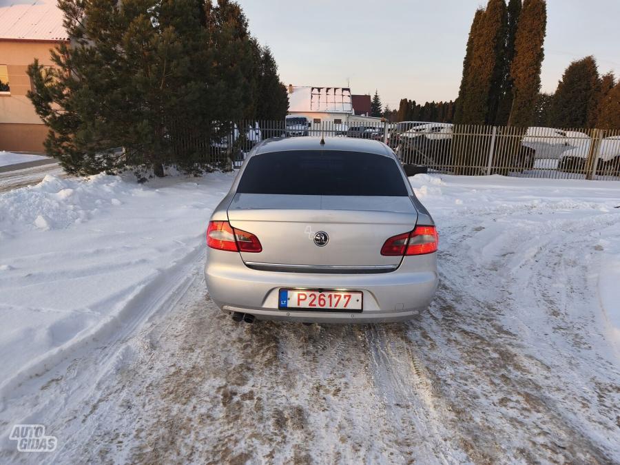Pelēks Skoda SuperB 2010 Jurbarkas, ar dzinēja tilpumu 2.00 L un nobraukumu 282 tūkst. km par 4500 €, foto 7 vietnē AUTOMOTO.COM.LV