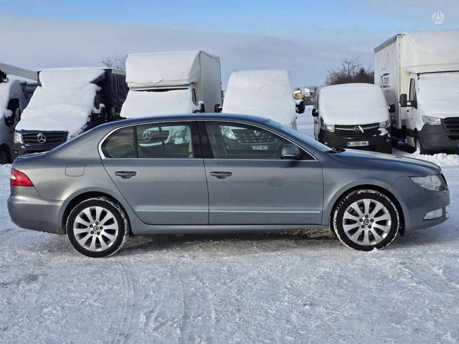 Grey Skoda SuperB 2010 in Taurage, with an engine capacity of 1.97 L and mileage of 250 thousand km for 4650 €, photo 2 on AUTOMOTO.COM.LV