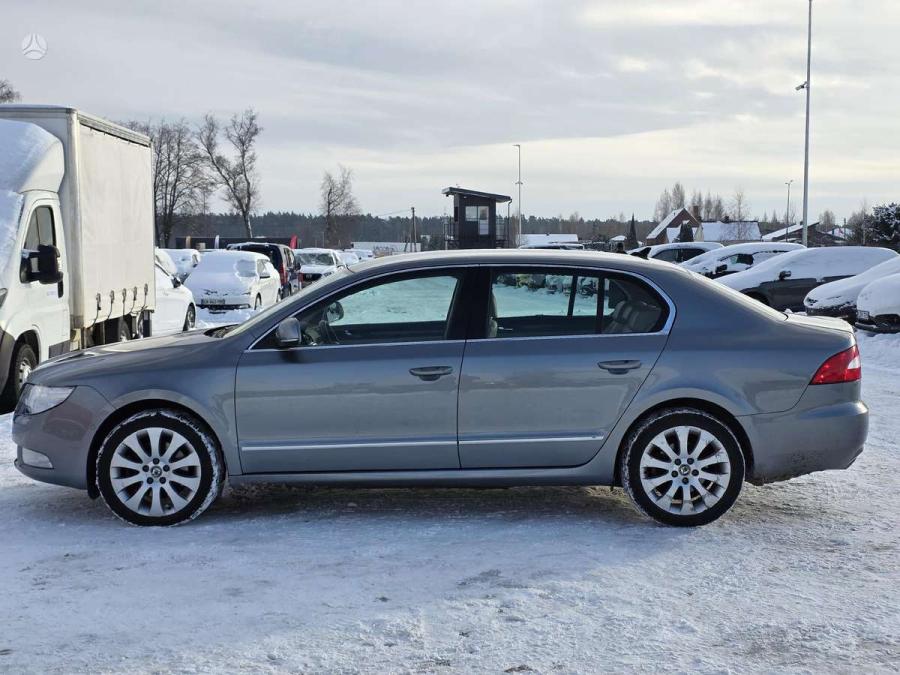 Grey Skoda SuperB 2010 in Taurage, with an engine capacity of 1.97 L and mileage of 250 thousand km for 4650 €, photo 4 on AUTOMOTO.COM.LV
