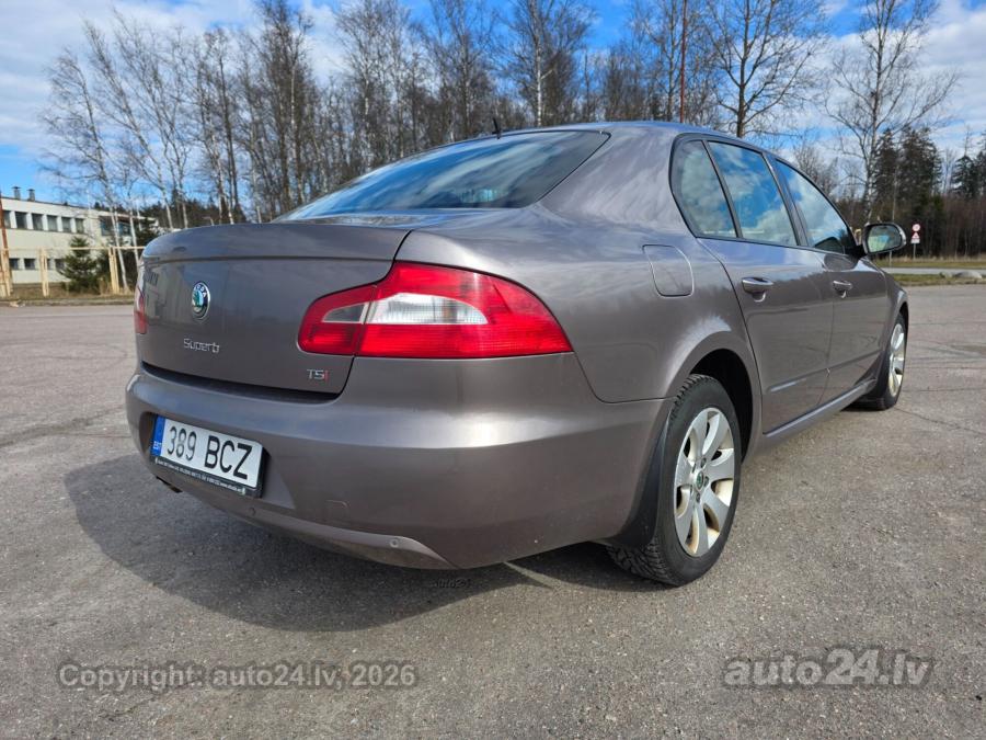 Grey Skoda SuperB 2010 in Tallinn, with an engine capacity of 1.80 L and mileage of 387 thousand km for 3900 €, photo 7 on AUTOMOTO.COM.LV