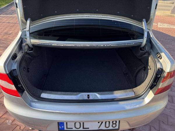 Grey Skoda SuperB 2010 in Vilnius, with an engine capacity of 1.80 L and mileage of 280 thousand km for 2650 €, photo 7 on AUTOMOTO.COM.LV