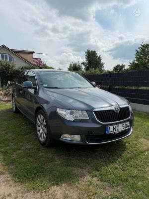 Pelēks Skoda SuperB 2010 Viļņa, ar dzinēja tilpumu 1.80 L un nobraukumu 209 tūkst. km par 1900 €, foto  vietnē AUTOMOTO.COM.LV