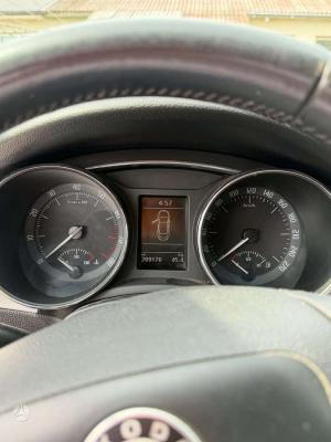 Pelēks Skoda SuperB 2010 Viļņa, ar dzinēja tilpumu 1.80 L un nobraukumu 209 tūkst. km par 1900 €, foto 15 vietnē AUTOMOTO.COM.LV