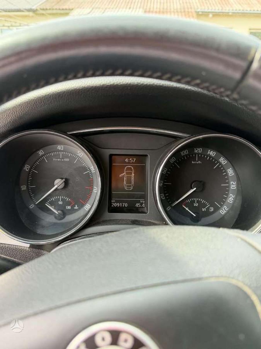 Pelēks Skoda SuperB 2010 Viļņa, ar dzinēja tilpumu 1.80 L un nobraukumu 209 tūkst. km par 1900 €, foto 15 vietnē AUTOMOTO.COM.LV