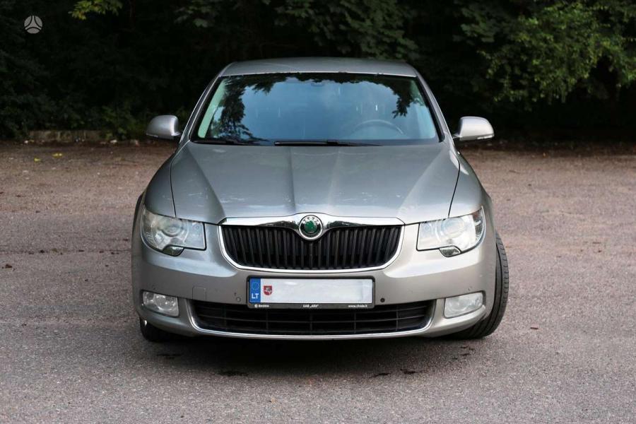 Pelēks Skoda SuperB 2010 Viļņa, ar dzinēja tilpumu 1.97 L un nobraukumu 337 tūkst. km par 3200 €, foto 3 vietnē AUTOMOTO.COM.LV