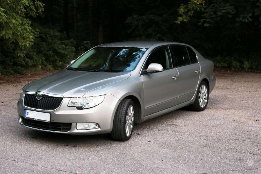 Pelēks Skoda SuperB 2010 Viļņa, ar dzinēja tilpumu 1.97 L un nobraukumu 337 tūkst. km par 3200 €, foto 4 vietnē AUTOMOTO.COM.LV
