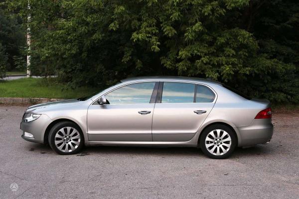 Pelēks Skoda SuperB 2010 Viļņa, ar dzinēja tilpumu 1.97 L un nobraukumu 337 tūkst. km par 3200 €, foto 7 vietnē AUTOMOTO.COM.LV