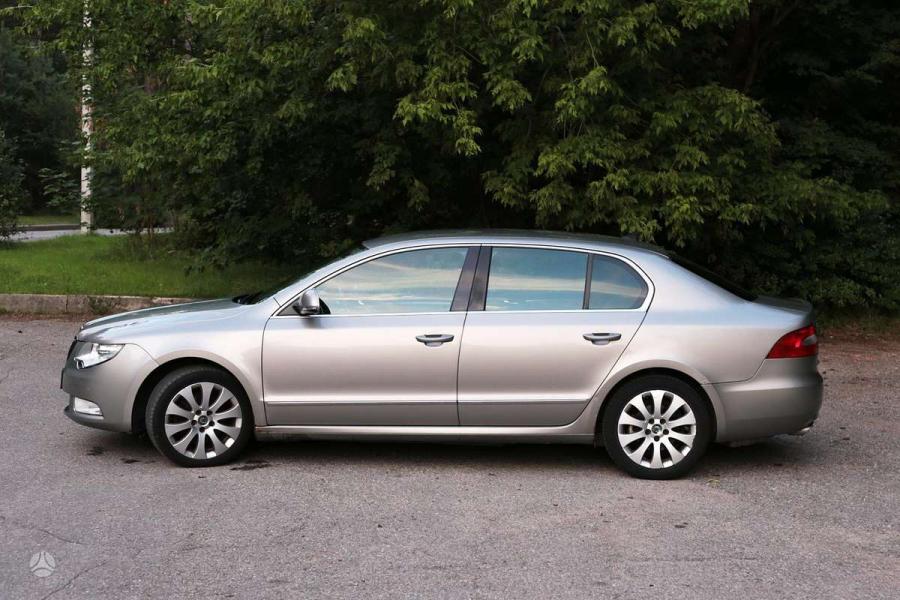 Pelēks Skoda SuperB 2010 Viļņa, ar dzinēja tilpumu 1.97 L un nobraukumu 337 tūkst. km par 3200 €, foto 8 vietnē AUTOMOTO.COM.LV
