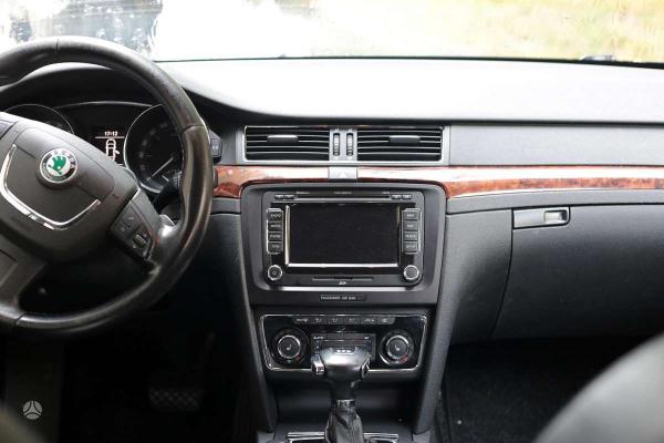 Pelēks Skoda SuperB 2010 Viļņa, ar dzinēja tilpumu 1.97 L un nobraukumu 337 tūkst. km par 3200 €, foto 10 vietnē AUTOMOTO.COM.LV