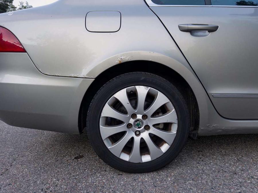 Pelēks Skoda SuperB 2010 Viļņa, ar dzinēja tilpumu 1.97 L un nobraukumu 337 tūkst. km par 3200 €, foto 17 vietnē AUTOMOTO.COM.LV