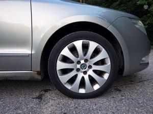 Pelēks Skoda SuperB 2010 Viļņa, ar dzinēja tilpumu 1.97 L un nobraukumu 337 tūkst. km par 3200 €, foto 18 vietnē AUTOMOTO.COM.LV
