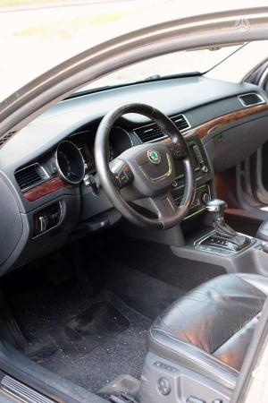 Pelēks Skoda SuperB 2010 Viļņa, ar dzinēja tilpumu 1.97 L un nobraukumu 337 tūkst. km par 3200 €, foto 20 vietnē AUTOMOTO.COM.LV