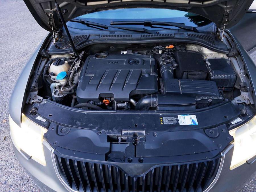 Pelēks Skoda SuperB 2010 Viļņa, ar dzinēja tilpumu 1.97 L un nobraukumu 337 tūkst. km par 3200 €, foto 25 vietnē AUTOMOTO.COM.LV