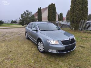 Pelēks Skoda SuperB 2011 Jurbarkas, ar dzinēja tilpumu 2.00 L un nobraukumu 282 tūkst. km par 3900 €, foto  vietnē AUTOMOTO.COM.LV