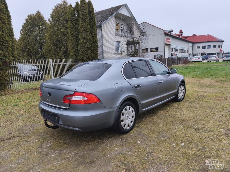 Pelēks Skoda SuperB 2011 Jurbarkas, ar dzinēja tilpumu 2.00 L un nobraukumu 282 tūkst. km par 3900 €, foto 3 vietnē AUTOMOTO.COM.LV