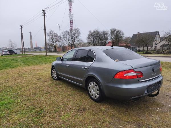 Grey Skoda SuperB 2011 in Jurbarkas, with an engine capacity of 2.00 L and mileage of 282 thousand km for 3900 €, photo 4 on AUTOMOTO.COM.LV