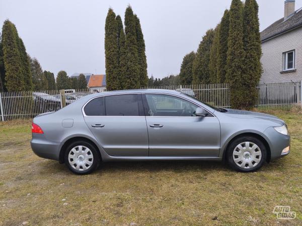 Grey Skoda SuperB 2011 in Jurbarkas, with an engine capacity of 2.00 L and mileage of 282 thousand km for 3900 €, photo 5 on AUTOMOTO.COM.LV