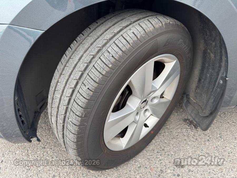 Pelēks Skoda SuperB 2015 Tallina, ar dzinēja tilpumu 1.40 L un nobraukumu 255 tūkst. km par 8300 €, foto 19 vietnē AUTOMOTO.COM.LV