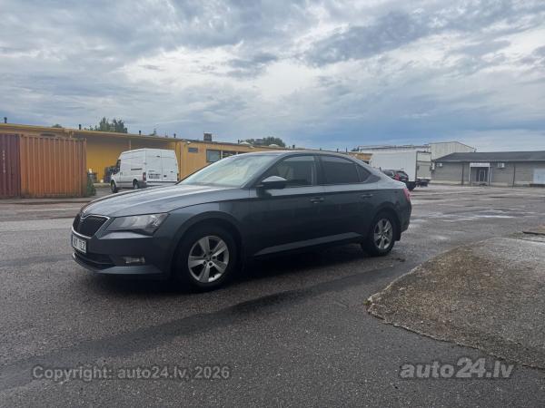 Pelēks Skoda SuperB 2015 Tallina, ar dzinēja tilpumu 1.40 L un nobraukumu 235 tūkst. km par 7690 €, foto 3 vietnē AUTOMOTO.COM.LV
