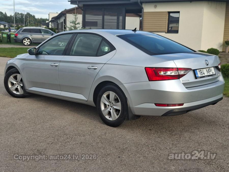 Pelēks Skoda SuperB 2015 Tartu, ar dzinēja tilpumu 1.40 L un nobraukumu 294 tūkst. km par 6299 €, foto 5 vietnē AUTOMOTO.COM.LV
