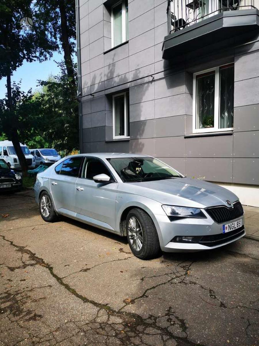 Grey Skoda SuperB 2016 in Kaunas, with an engine capacity of 1.97 L and mileage of 203 thousand km for 13000 €, photo 3 on AUTOMOTO.COM.LV