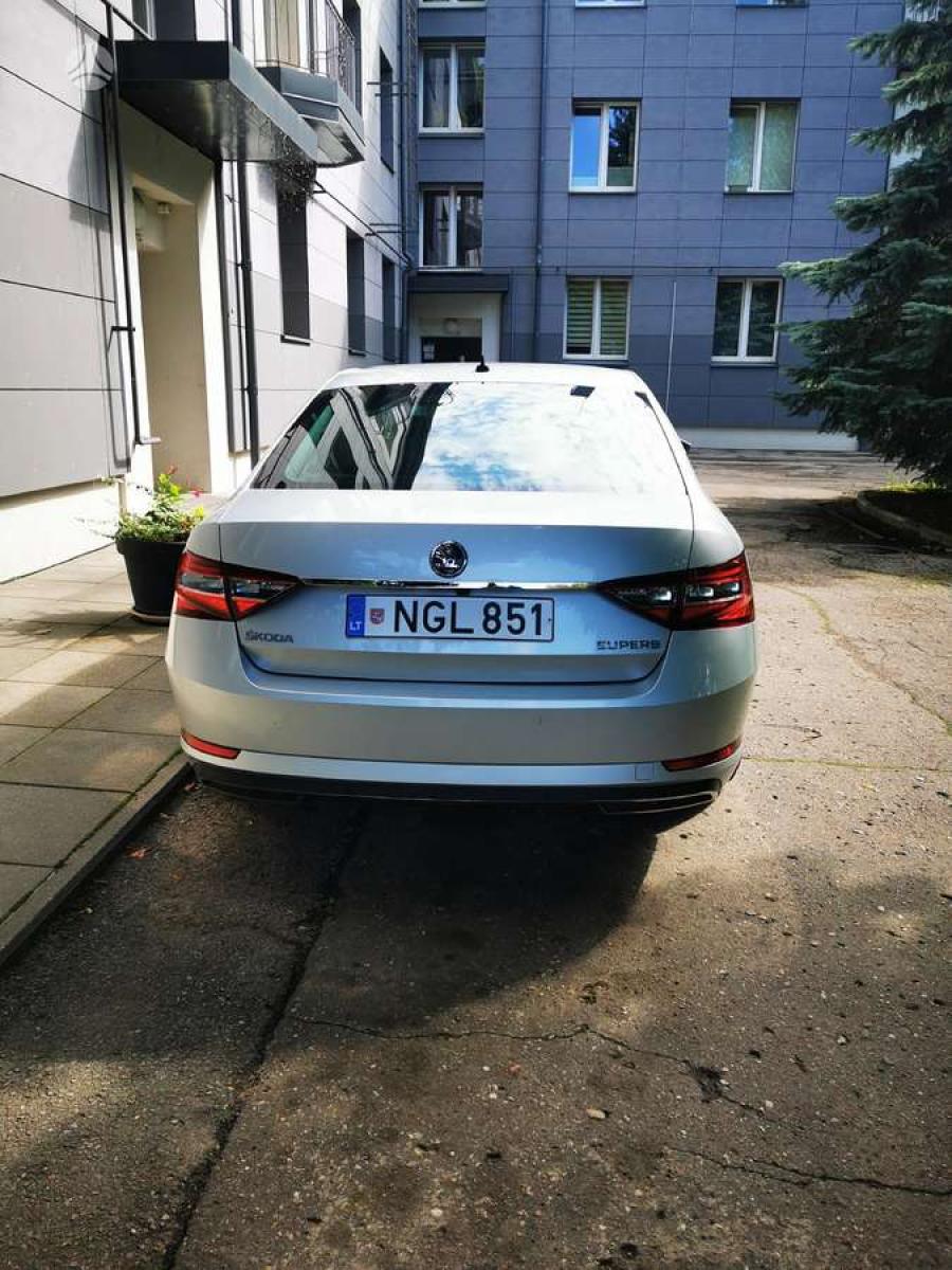 Grey Skoda SuperB 2016 in Kaunas, with an engine capacity of 1.97 L and mileage of 203 thousand km for 13000 €, photo 5 on AUTOMOTO.COM.LV