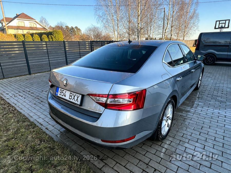 Grey Skoda SuperB 2016 in Tallinn, with an engine capacity of 1.60 L and mileage of 251 thousand km for 10500 €, photo 5 on AUTOMOTO.COM.LV