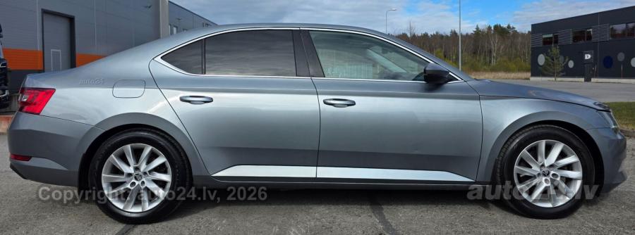Pelēks Skoda SuperB 2016 Tallina, ar dzinēja tilpumu 1.60 L un nobraukumu 251 tūkst. km par 12999 €, foto 3 vietnē AUTOMOTO.COM.LV