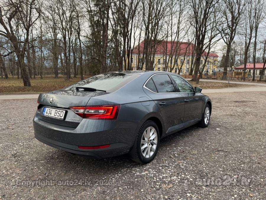 Pelēks Skoda SuperB 2016 Tallina, ar dzinēja tilpumu 1.80 L un nobraukumu 204 tūkst. km par 13800 €, foto 3 vietnē AUTOMOTO.COM.LV