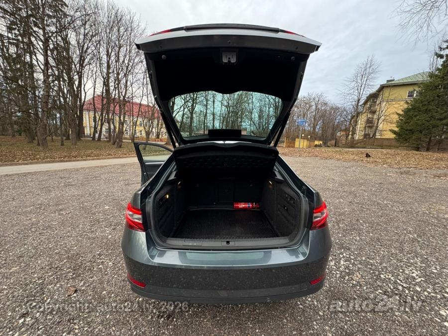 Pelēks Skoda SuperB 2016 Tallina, ar dzinēja tilpumu 1.80 L un nobraukumu 204 tūkst. km par 13800 €, foto 4 vietnē AUTOMOTO.COM.LV